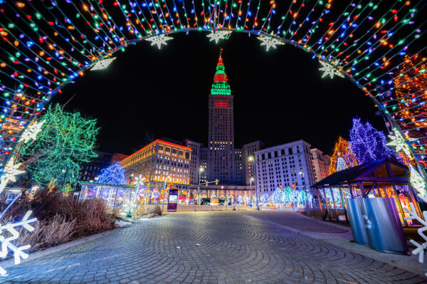 Cleveland Holiday Lights Tour - Platinum Party Bus